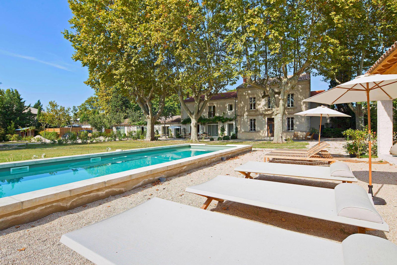Avignon location villa luxe Provence avec piscine privee et personnel[....]